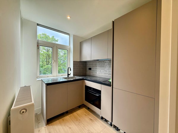 Appartement te huur Jan van Galenstraat in Amsterdam voor € 2.450