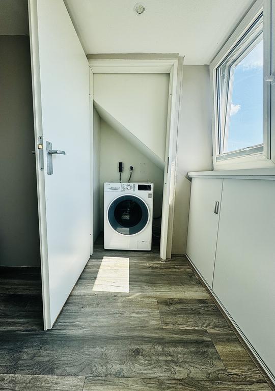 Casa en alquiler: Trommelstraat, Almere - 2.400