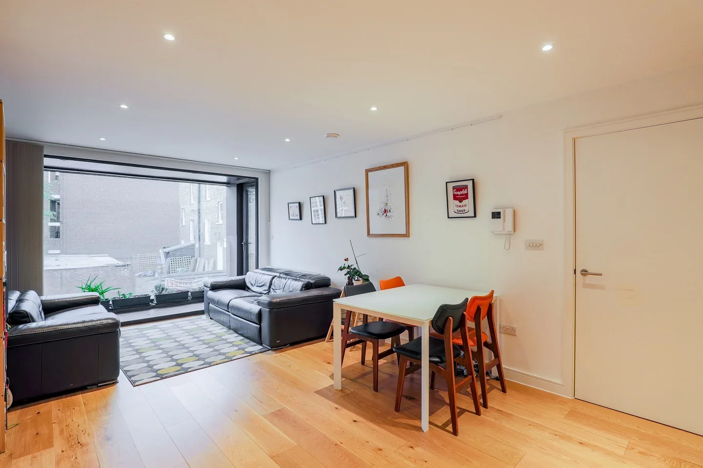 Flat to rent Elmore Street, Greater London | rentaroof