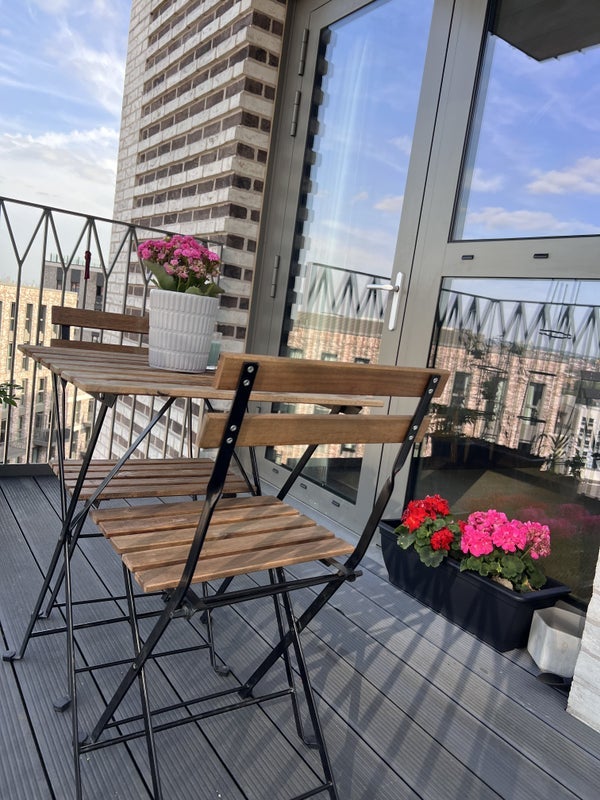 Flat to rent Engineers Way, Greater London | rentaroof