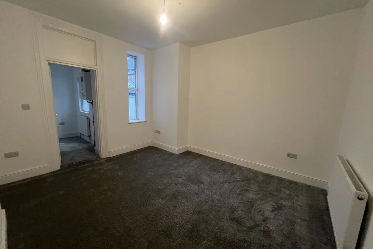 Flat to rent Windsor Terrace, Penarth | rentaroof