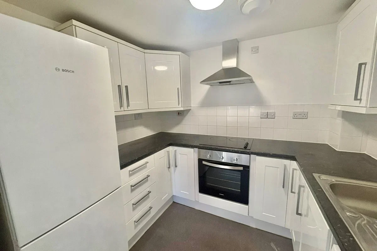 Flat to rent Mansfield Road, Nottingham | rentaroof
