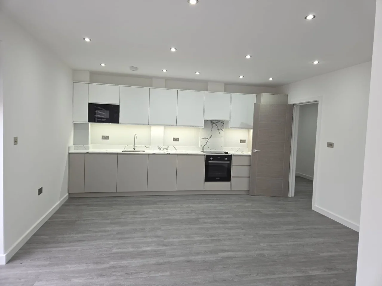 Flat to rent Rushden Gardens, Greater London | rentaroof