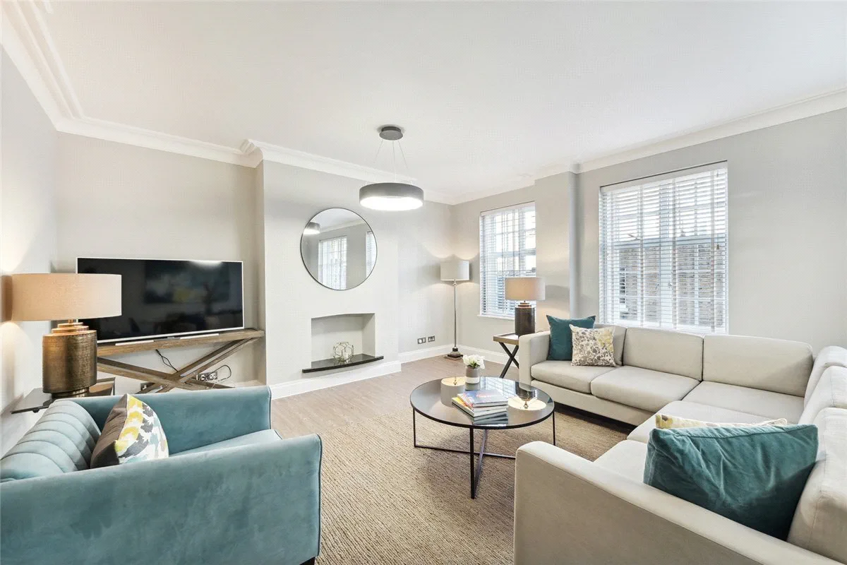 Flat to rent Kensington High Street, Greater London | rentaroof