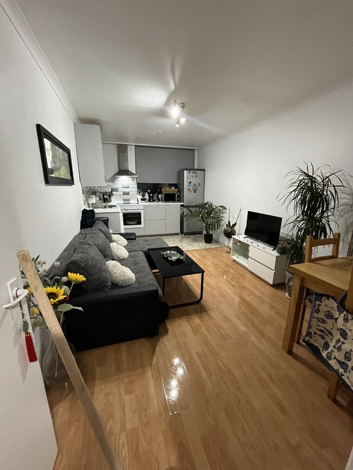 Flat to rent Ewart Grove, Greater London | rentaroof