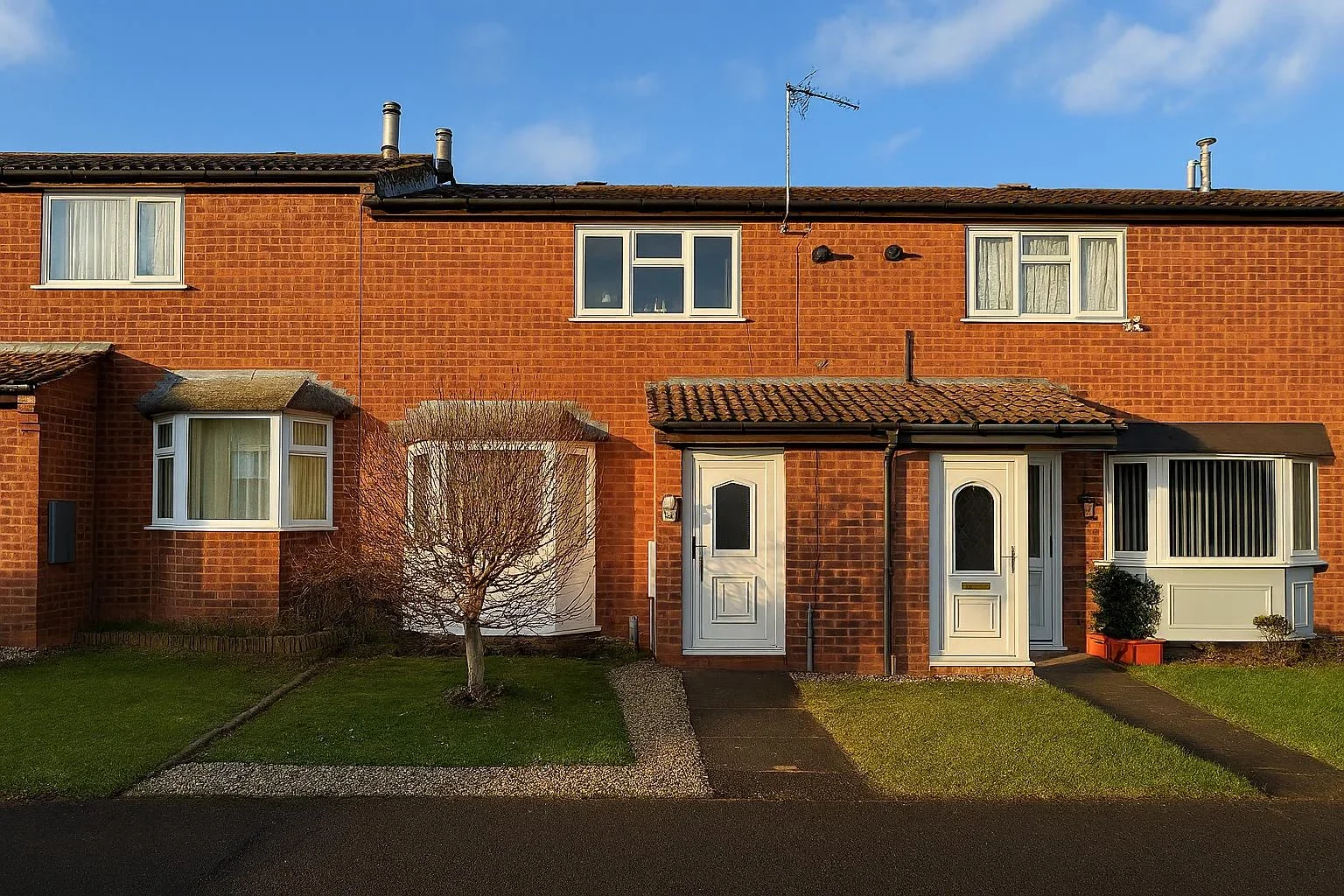House to rent Emmott Drive, Royal Leamington Spa | rentaroof