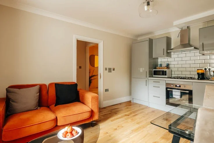 Flat to rent Cambridge Gardens, Greater London | rentaroof