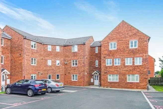 Flat to rent Heathfield, North Tyneside | rentaroof
