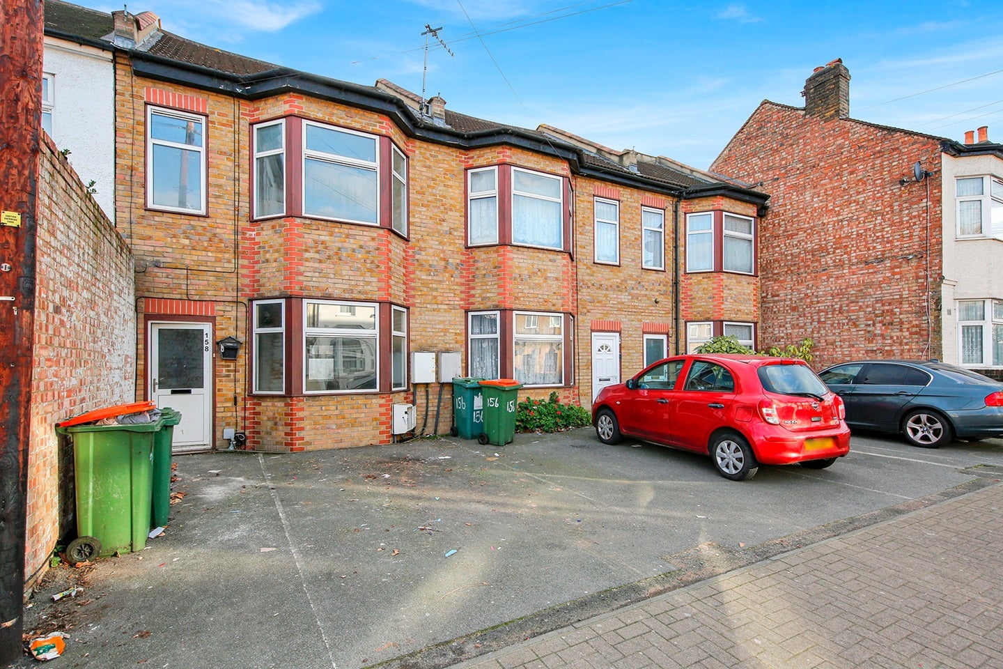 Flat to rent Church Road, Greater London | rentaroof