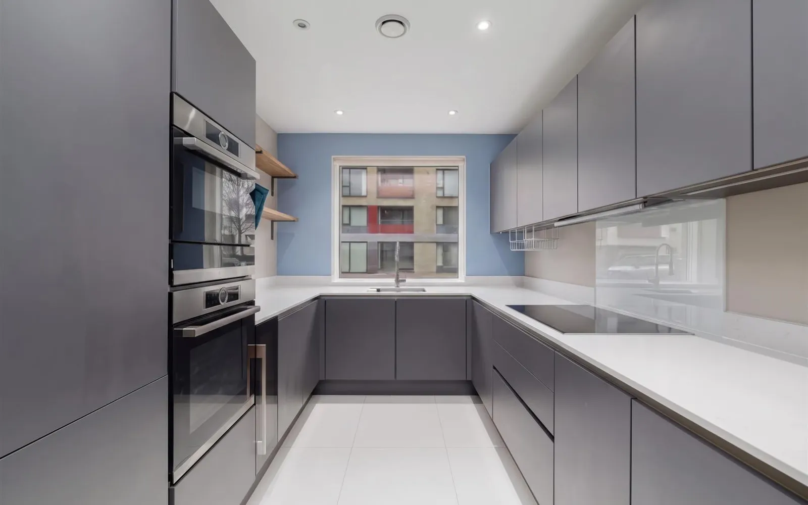 House to rent Fergus Street, Greater London | rentaroof
