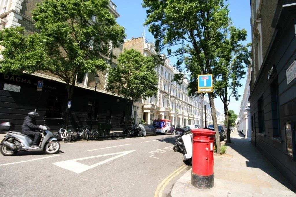 Flat to rent Clanricarde Gardens, Greater London | rentaroof