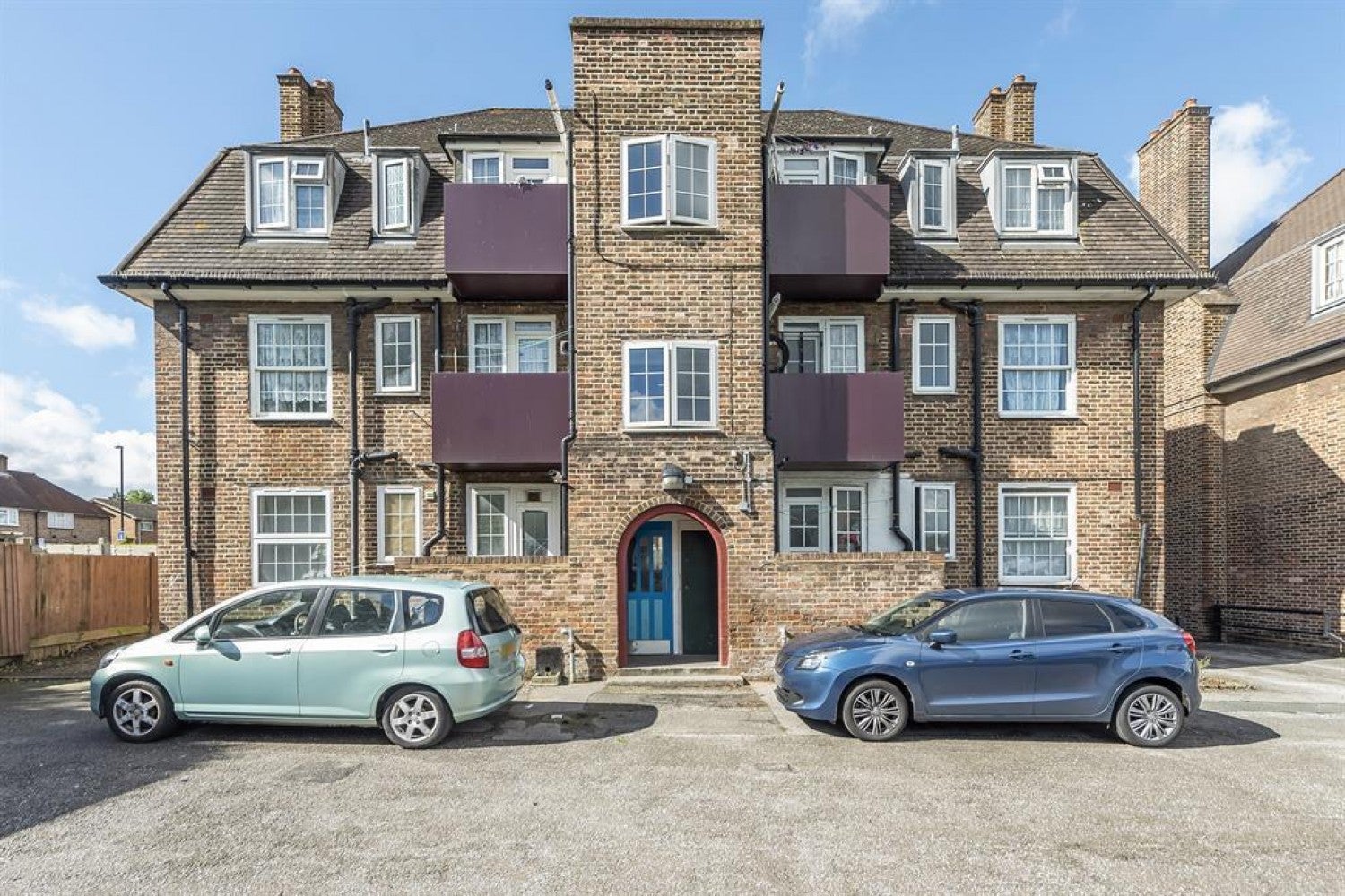 Flat to rent Battersby Road, Greater London | rentaroof