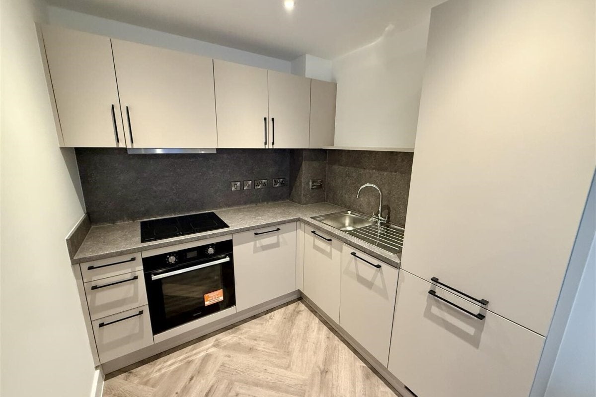 Flat to rent Corn Market, Derby | rentaroof