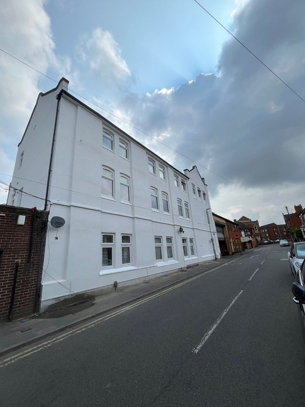 Flat to rent Owen Street, North West Leicestershire | rentaroof