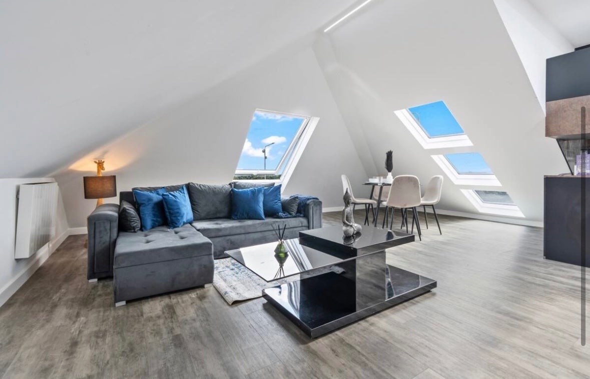 Flat to rent Harefield Road, Greater London | rentaroof