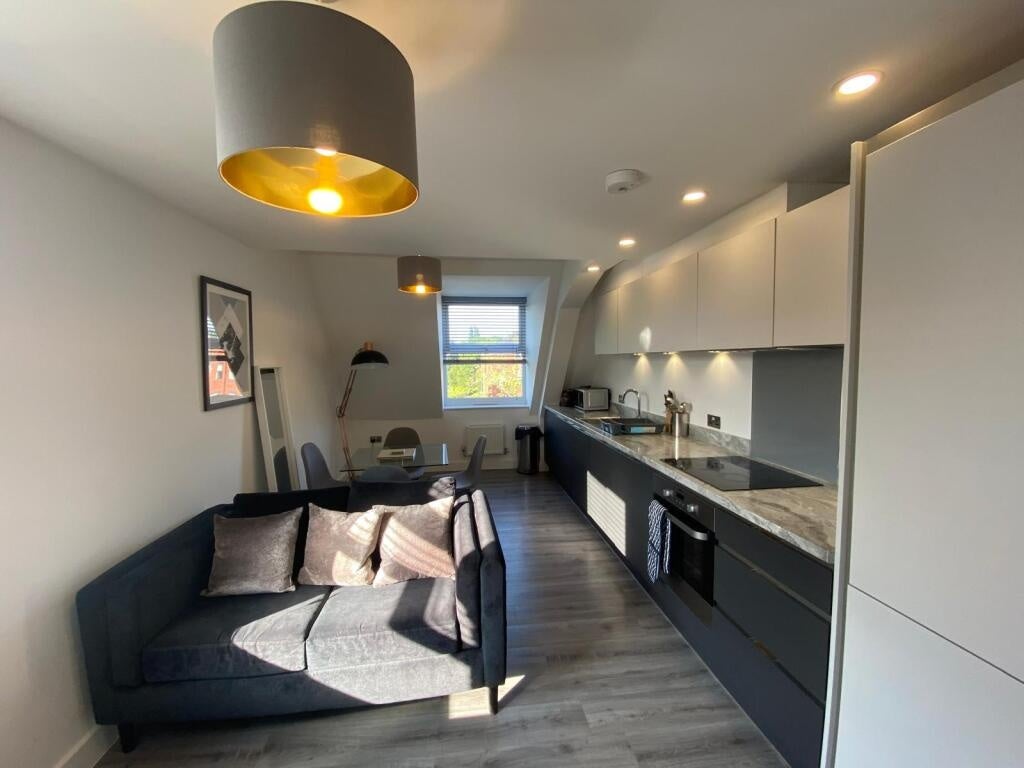 Flat to rent Homer Road, Metropolitan Borough of Solihull | rentaroof