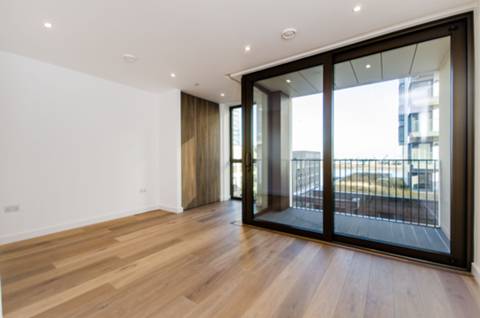 Flat to rent Reminder Lane, Greater London | rentaroof