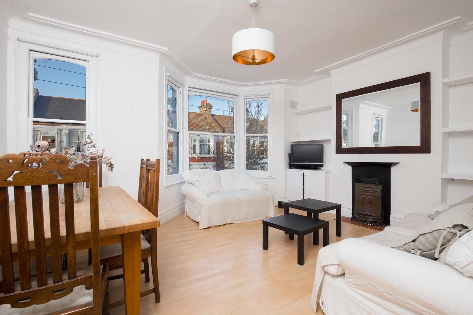 Flat to rent Ashburnham Road, Greater London | rentaroof