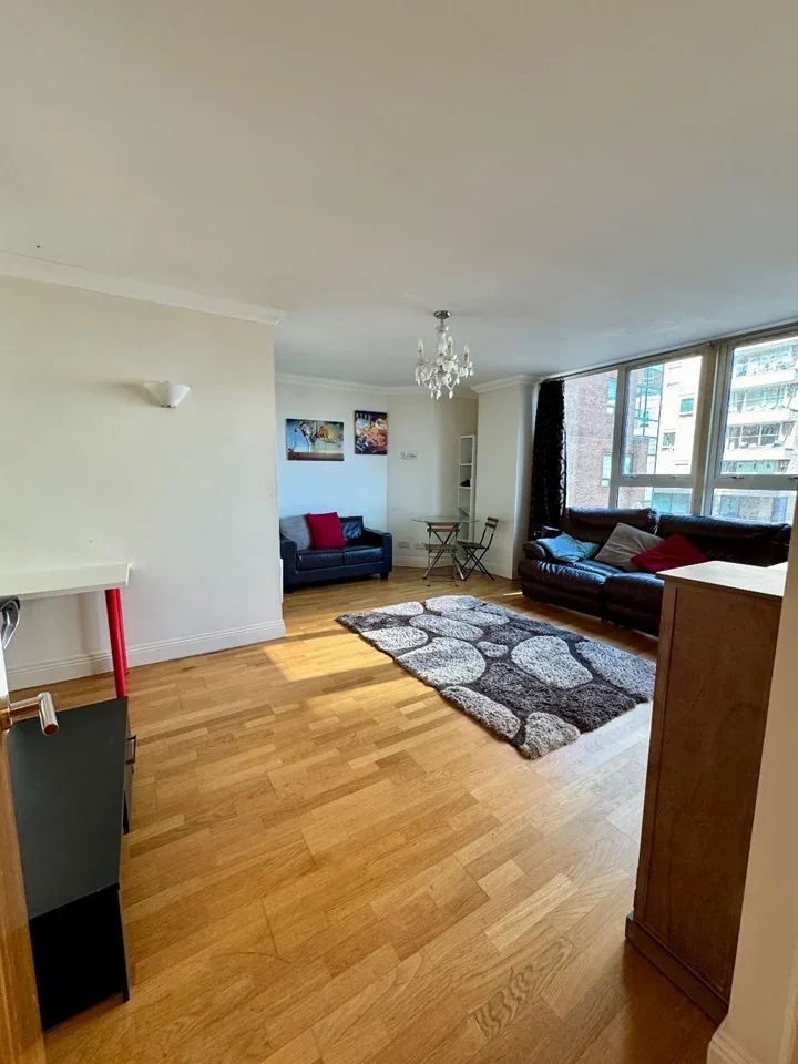 Flat to rent Lanark Square, Greater London | rentaroof