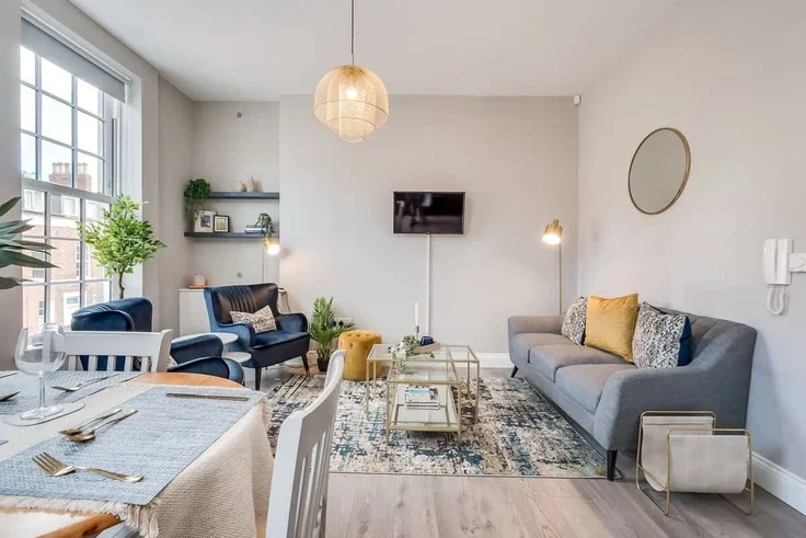 Flat to rent University Street, Belfast | rentaroof