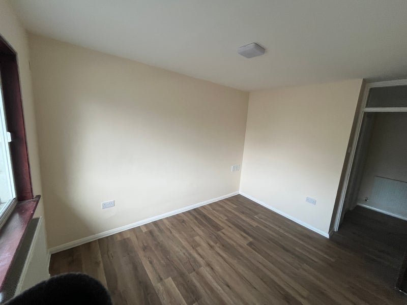 Room to rent Pine Tree Close, Greater London | rentaroof