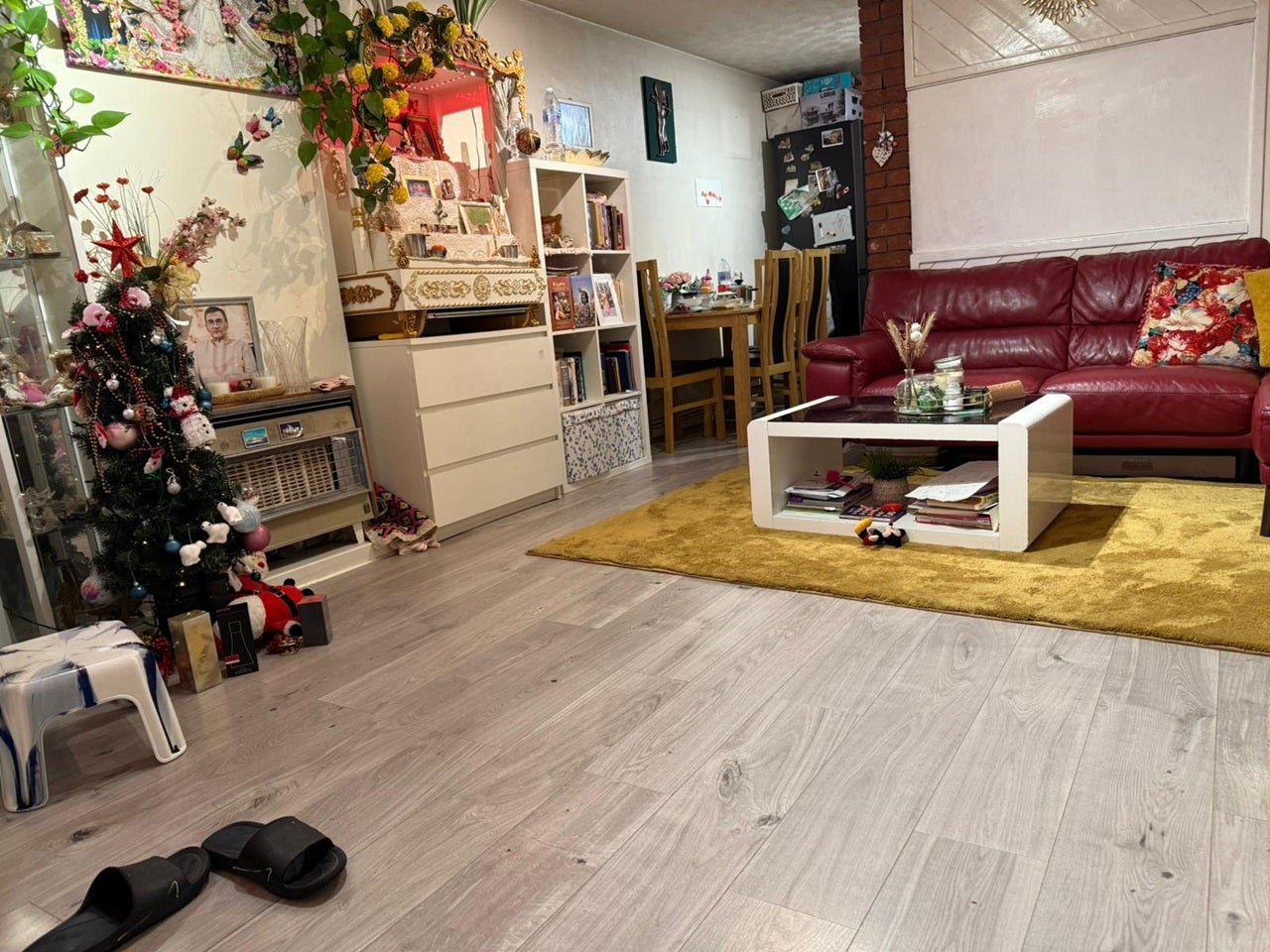 Flat to rent Barton Close, Greater London | rentaroof