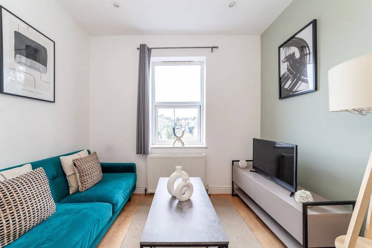 Flat to rent Carlingford Road, Greater London | rentaroof
