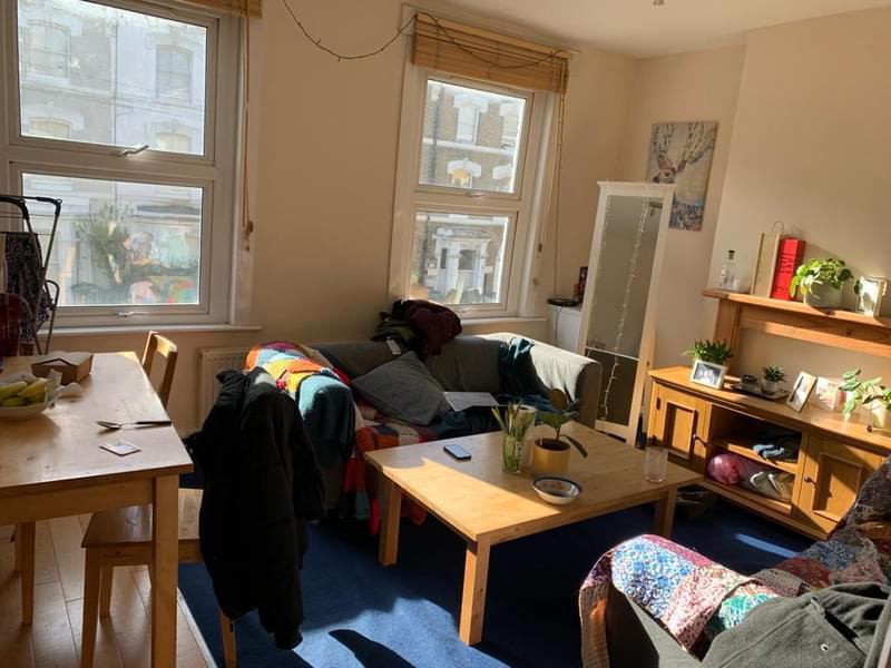 Flat to rent Ferndale Road, Greater London | rentaroof
