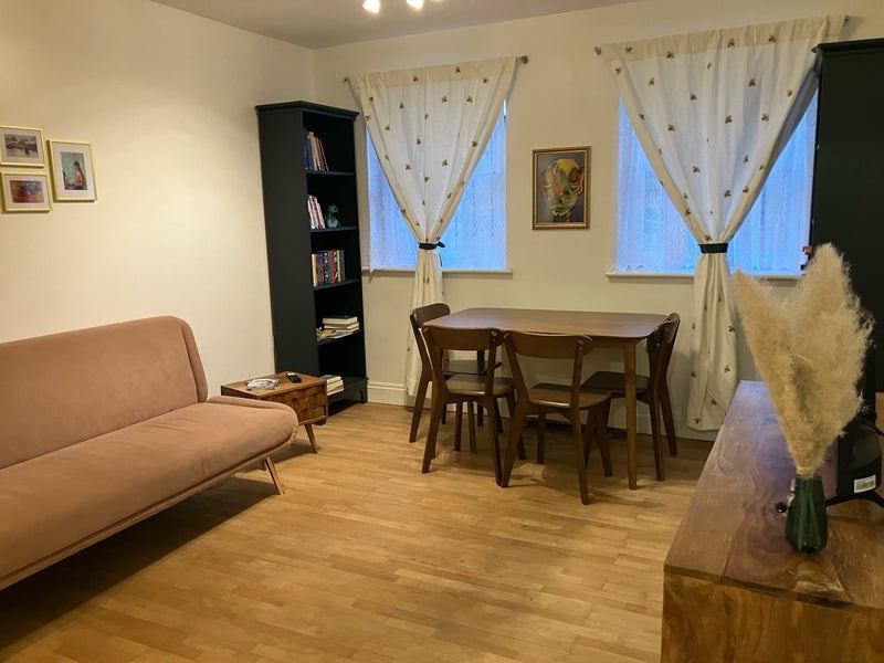 Flat to rent Kingsland Road, Greater London | rentaroof