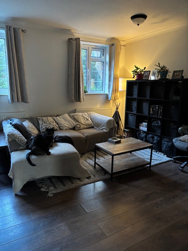 Flat to rent Oakhill Path, Greater London | rentaroof