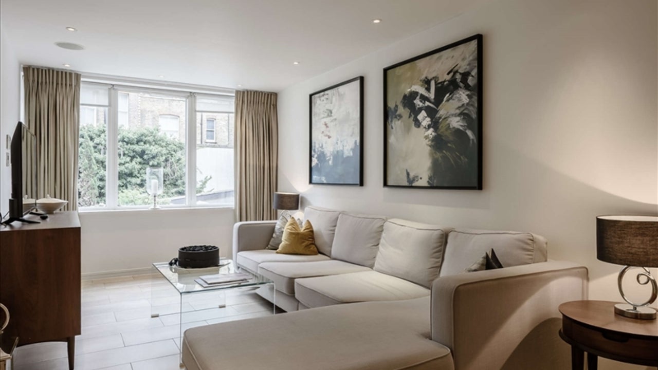 Flat to rent Kensington Square, Greater London | rentaroof