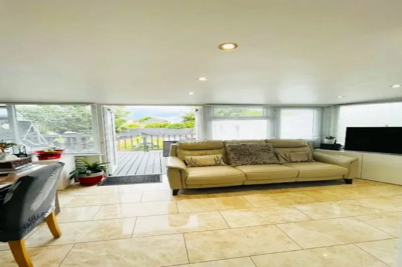 Flat to rent Milton Avenue, Greater London | rentaroof