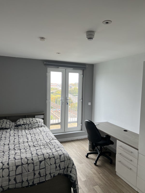 Flat to rent Union Street, Newcastle upon Tyne | rentaroof