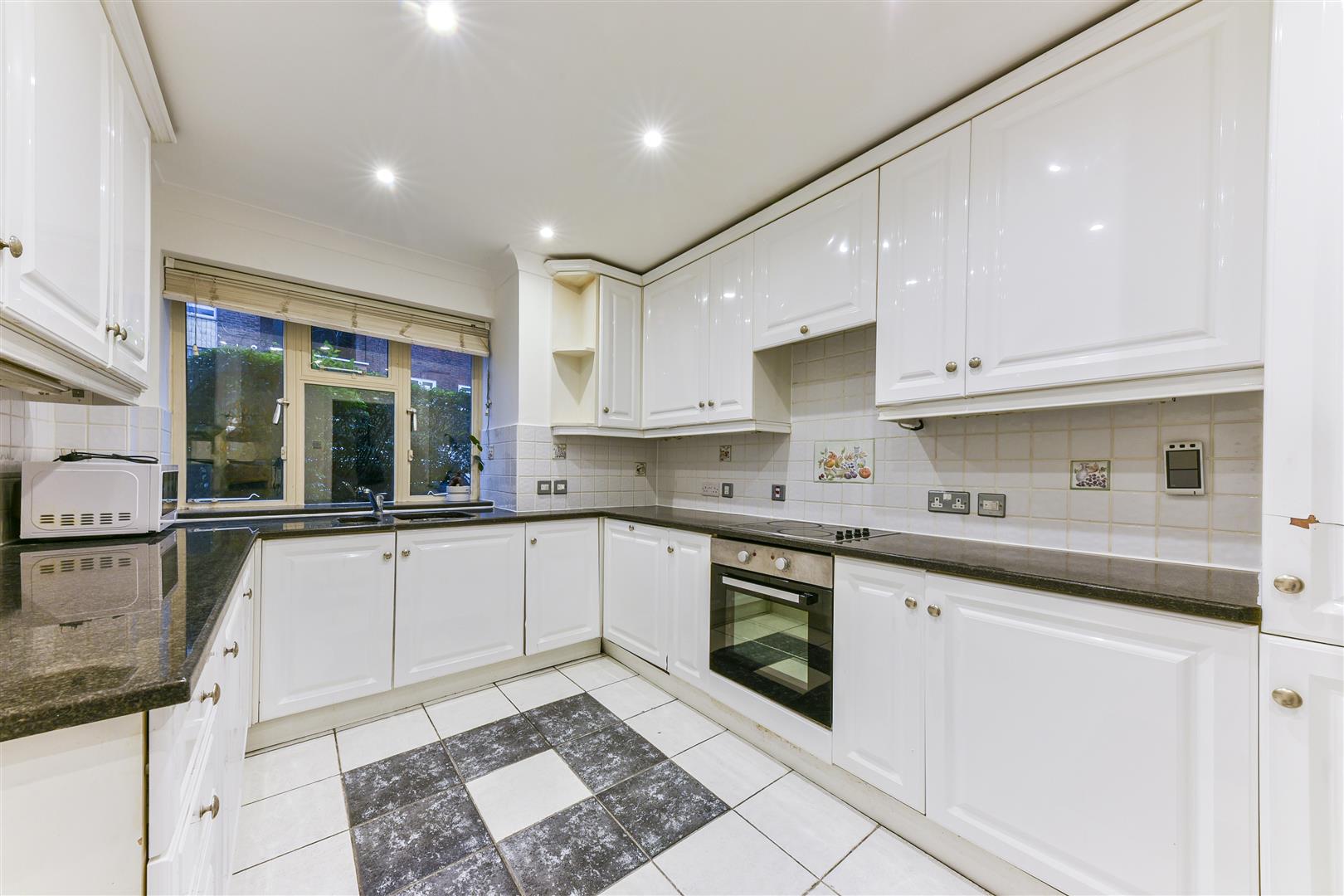 Flat to rent Prince Albert Road, City of Westminster | rentaroof