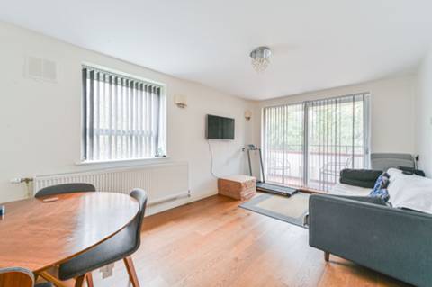Flat to rent Maze Hill, Greater London | rentaroof