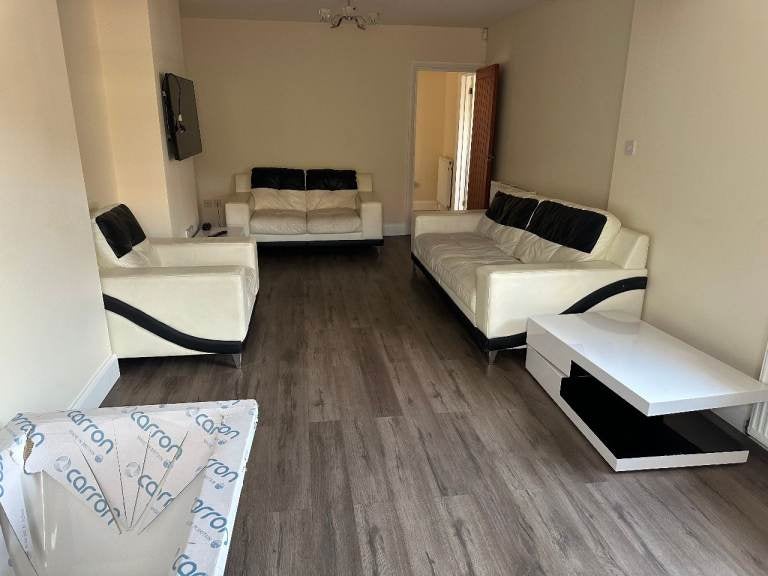 Flat to rent Northumberland Road, Greater London | rentaroof