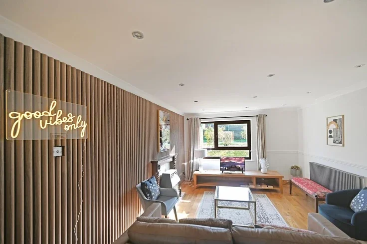 House to rent Favell Drive, Milton Keynes | rentaroof