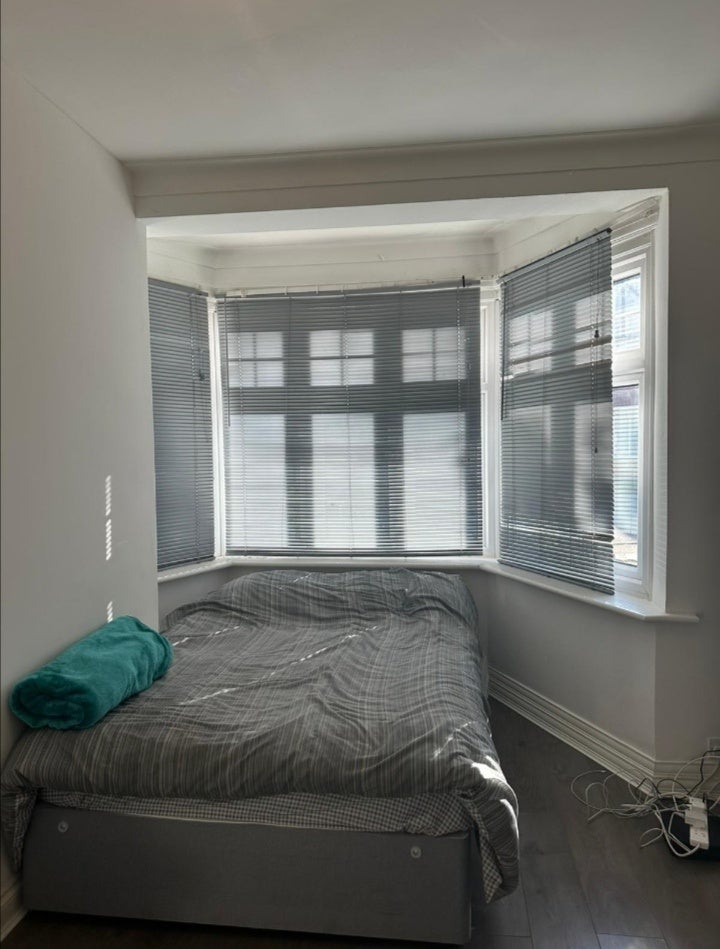 Flat to rent Rowsley Avenue, Greater London | rentaroof