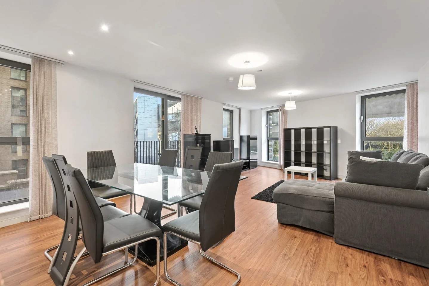 Flat to rent North Periphery, Greater London | rentaroof