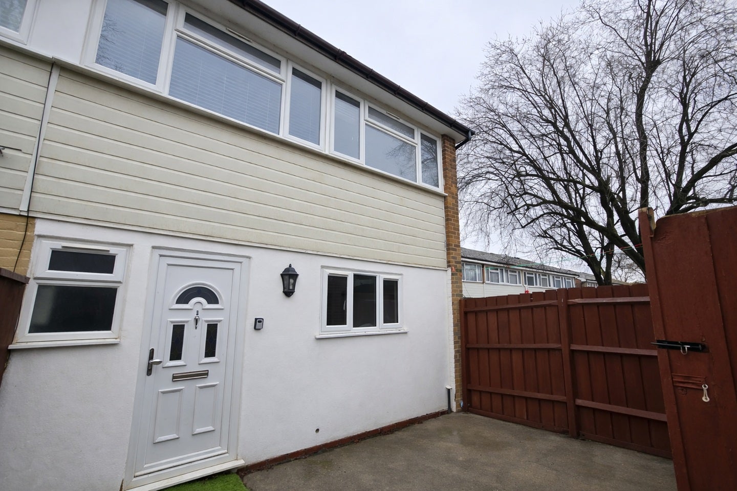 House to rent Hillingdon Trail, Greater London | rentaroof