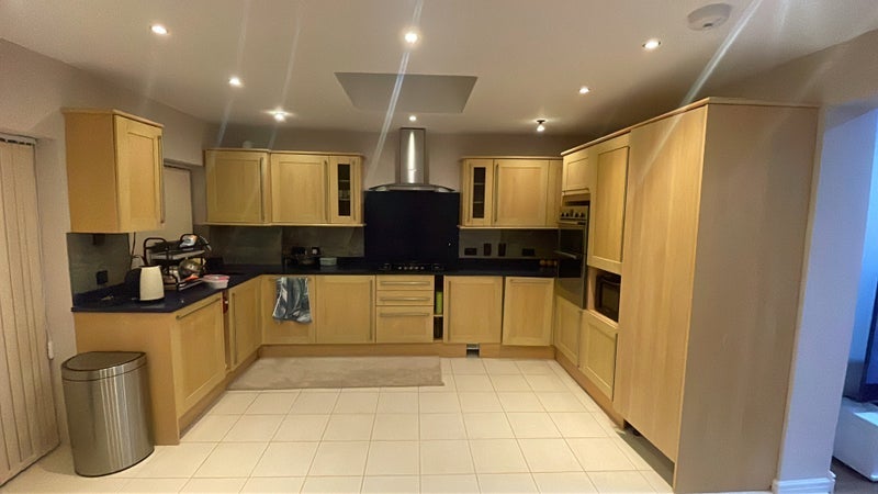 House to rent Redfern Avenue, Greater London | rentaroof