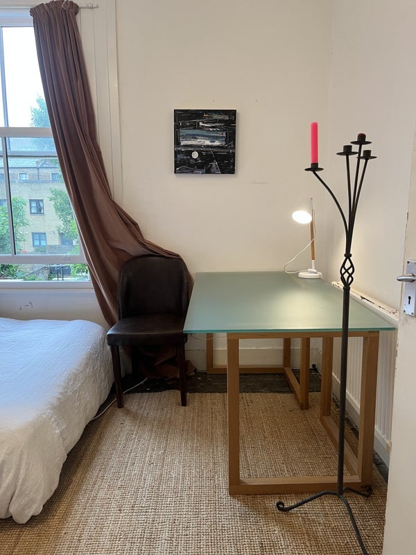 Flat to rent Kenmure Road, Greater London | rentaroof