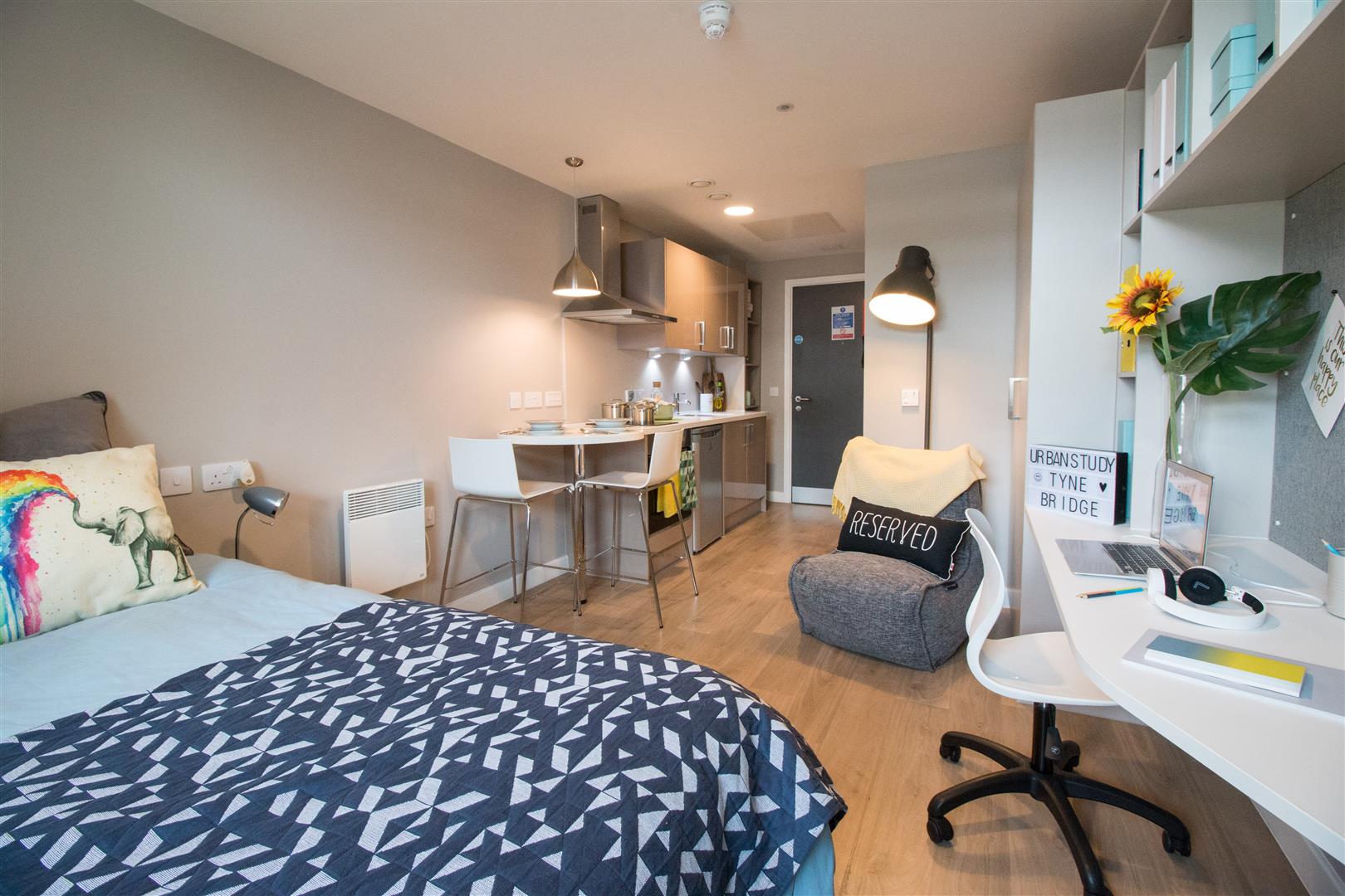 Flat to rent Swan House Roundabout, Newcastle upon Tyne | rentaroof