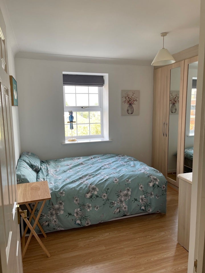 Flat to rent Pembroke Road, Greater London | rentaroof