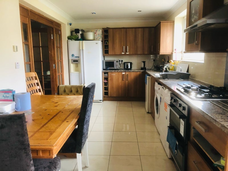 House to rent Kingston Road, Greater London | rentaroof