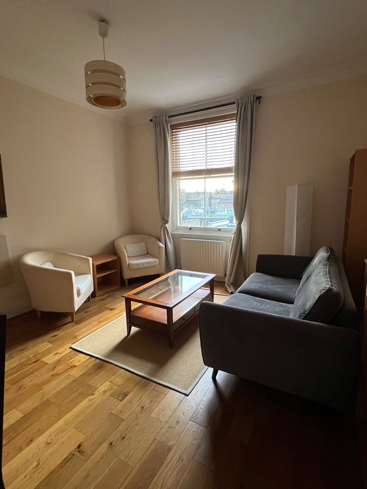 Flat to rent Coleherne Road, Greater London | rentaroof