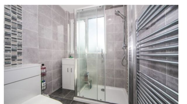 Flat to rent Chertsey Close, Luton | rentaroof