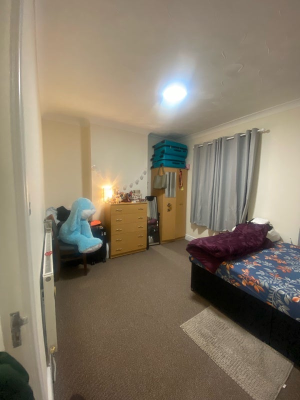 Flat to rent Glenroy Street, Cardiff | rentaroof