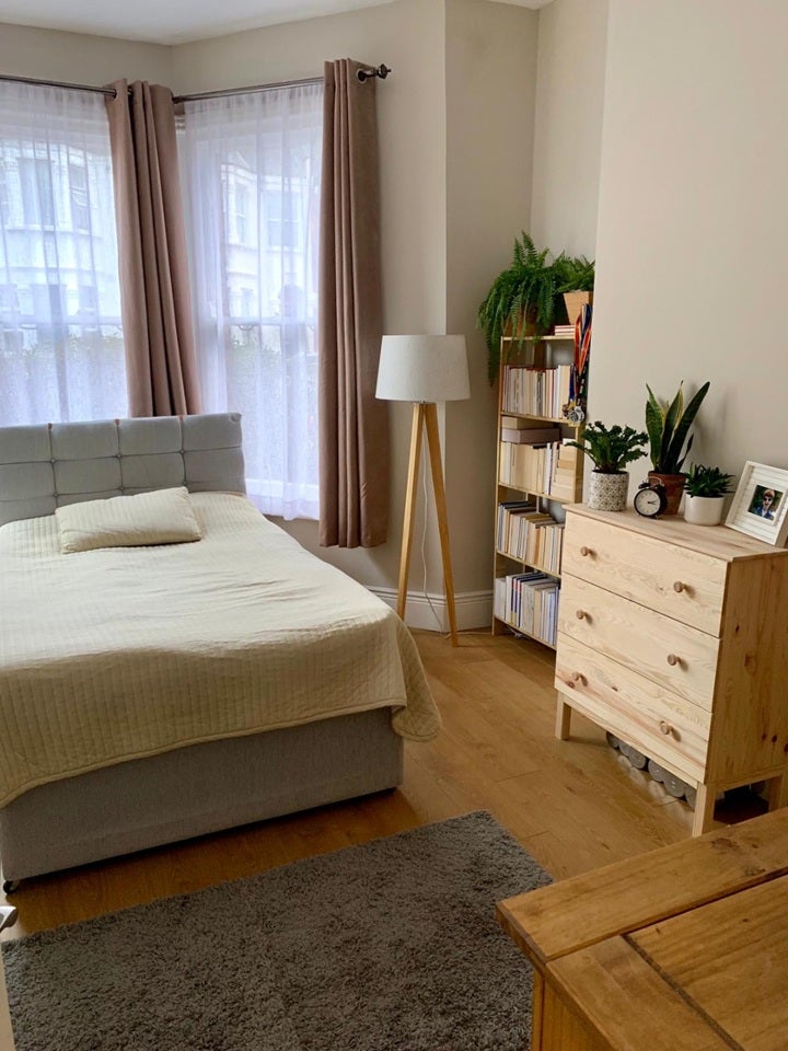 House to rent Eastern Road, Greater London | rentaroof