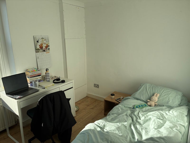 Flat to rent Parliament Hill, Greater London | rentaroof